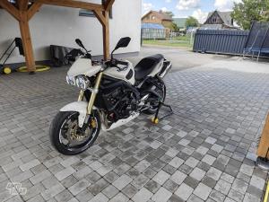 White Triumph Street Triple 2008 in Druskininkai, with an engine capacity of 0.00 L and mileage of 64 thousand km for 2600 €, photo  on AUTOMOTO.COM.LV