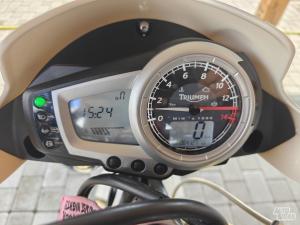 White Triumph Street Triple 2008 in Druskininkai, with an engine capacity of 0.00 L and mileage of 64 thousand km for 2600 €, photo 12 on AUTOMOTO.COM.LV