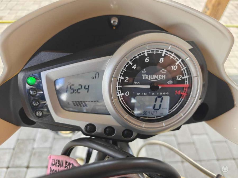 Balts Triumph Street Triple 2008 Druskininkai, ar dzinēja tilpumu 0.68 L un nobraukumu 64 tūkst. km par 2600 €, foto 12 vietnē AUTOMOTO.COM.LV