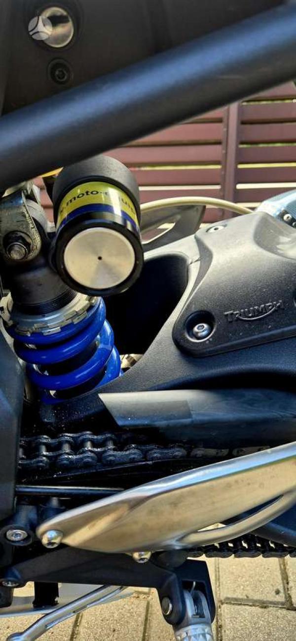 Balts Triumph Street Triple 2012 Alīta, ar dzinēja tilpumu 0.68 L un nobraukumu 24 tūkst. km par 4250 €, foto 9 vietnē AUTOMOTO.COM.LV