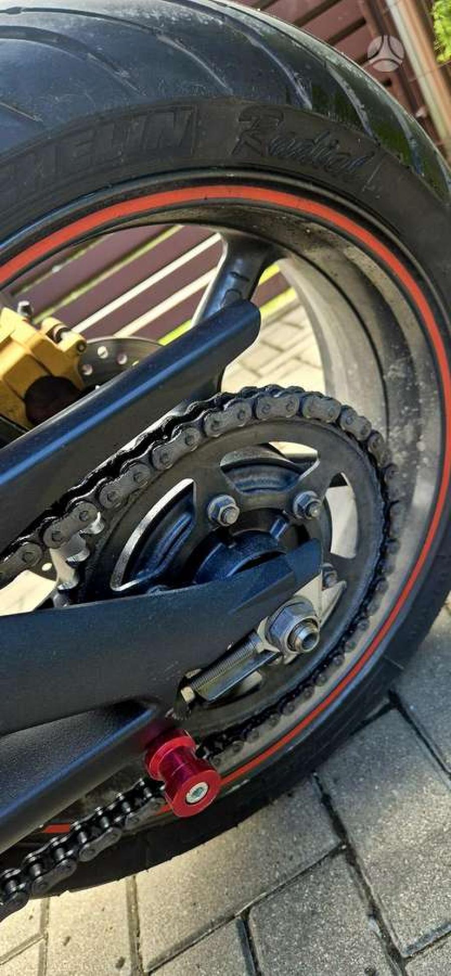 Белый Триумф Street Triple 2012 в Алитус, объемом двигателя 0.68 л и пробегом 24 тыс. км за 4250 €, фото 11 на AUTOMOTO.COM.LV