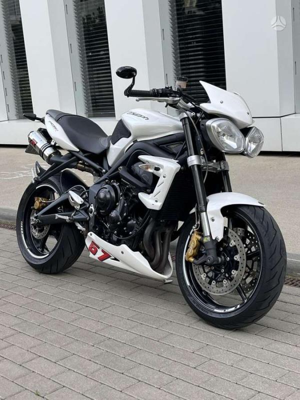 Balts Triumph Street Triple 2012 Viļņa, ar dzinēja tilpumu 0.68 L un nobraukumu 24 tūkst. km par 4100 €, foto 1 vietnē AUTOMOTO.COM.LV