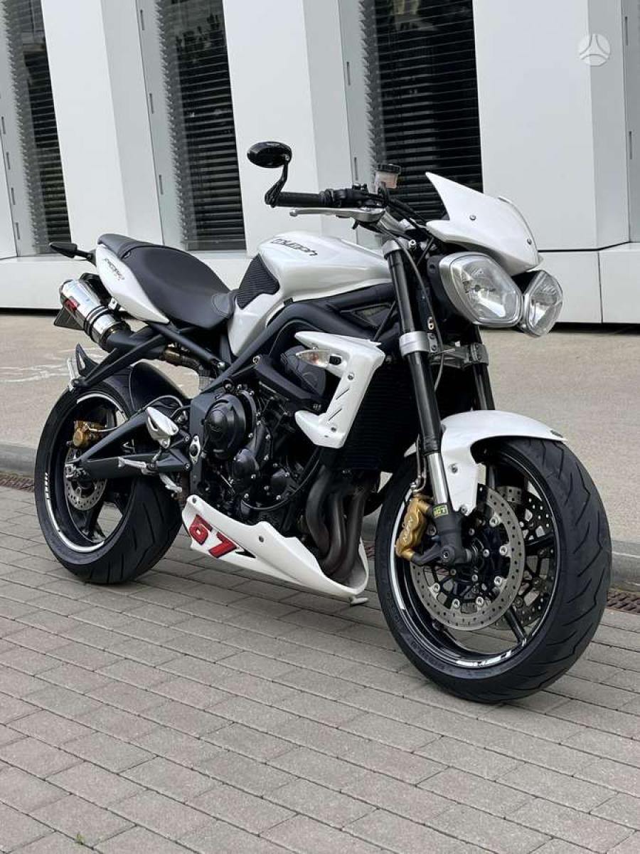 Balts Triumph Street Triple 2012 Viļņa, ar dzinēja tilpumu 0.68 L un nobraukumu 24 tūkst. km par 4100 €, foto 1 vietnē AUTOMOTO.COM.LV