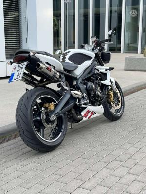 Balts Triumph Street Triple 2012 Viļņa, ar dzinēja tilpumu 0.68 L un nobraukumu 24 tūkst. km par 4100 €, foto 4 vietnē AUTOMOTO.COM.LV