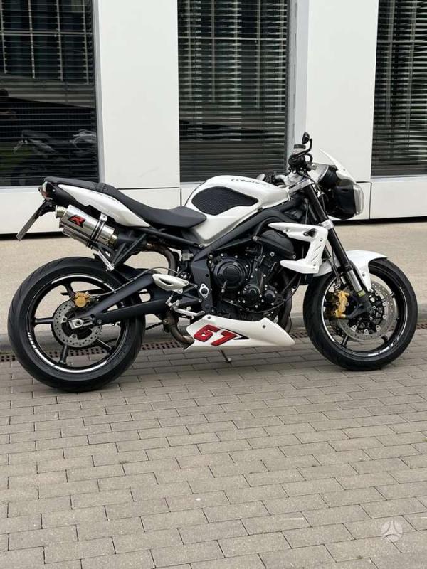 Balts Triumph Street Triple 2012 Viļņa, ar dzinēja tilpumu 0.68 L un nobraukumu 24 tūkst. km par 4100 €, foto 4 vietnē AUTOMOTO.COM.LV