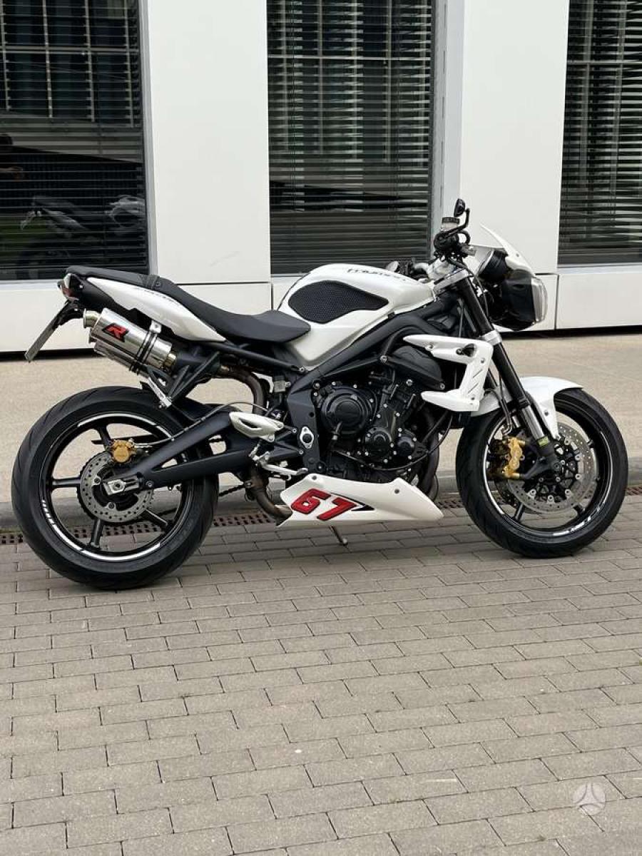 Balts Triumph Street Triple 2012 Viļņa, ar dzinēja tilpumu 0.68 L un nobraukumu 24 tūkst. km par 4100 €, foto 5 vietnē AUTOMOTO.COM.LV