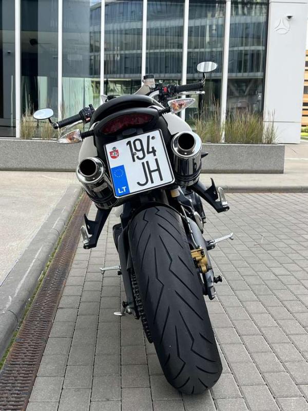 Balts Triumph Street Triple 2012 Viļņa, ar dzinēja tilpumu 0.68 L un nobraukumu 24 tūkst. km par 4100 €, foto 9 vietnē AUTOMOTO.COM.LV