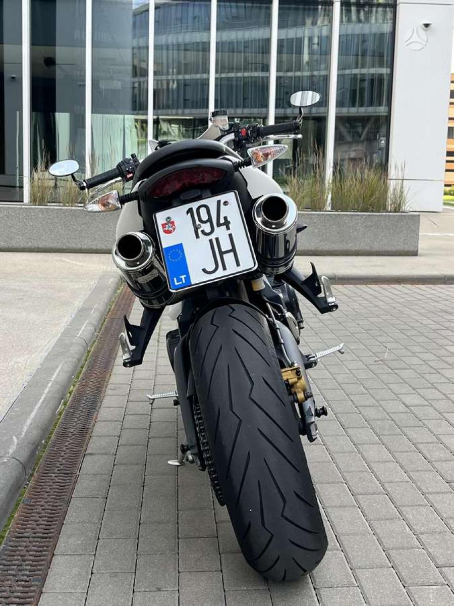 Balts Triumph Street Triple 2012 Viļņa, ar dzinēja tilpumu 0.68 L un nobraukumu 24 tūkst. km par 4100 €, foto 10 vietnē AUTOMOTO.COM.LV