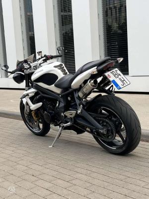 Balts Triumph Street Triple 2012 Viļņa, ar dzinēja tilpumu 0.68 L un nobraukumu 24 tūkst. km par 4100 €, foto 11 vietnē AUTOMOTO.COM.LV