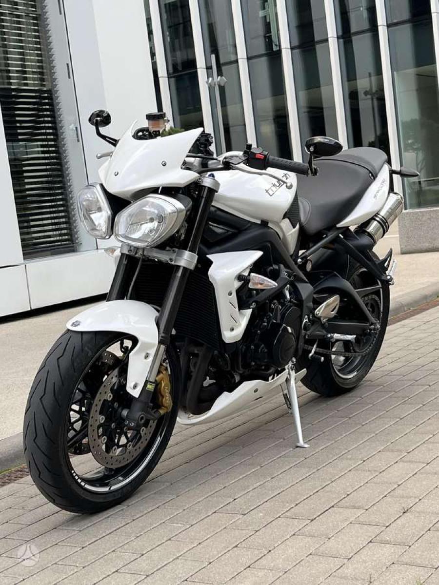 Balts Triumph Street Triple 2012 Viļņa, ar dzinēja tilpumu 0.68 L un nobraukumu 24 tūkst. km par 4100 €, foto 12 vietnē AUTOMOTO.COM.LV