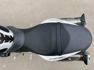 Balts Triumph Street Triple 2012 Viļņa, ar dzinēja tilpumu 0.68 L un nobraukumu 24 tūkst. km par 4100 €, foto 19 vietnē AUTOMOTO.COM.LV