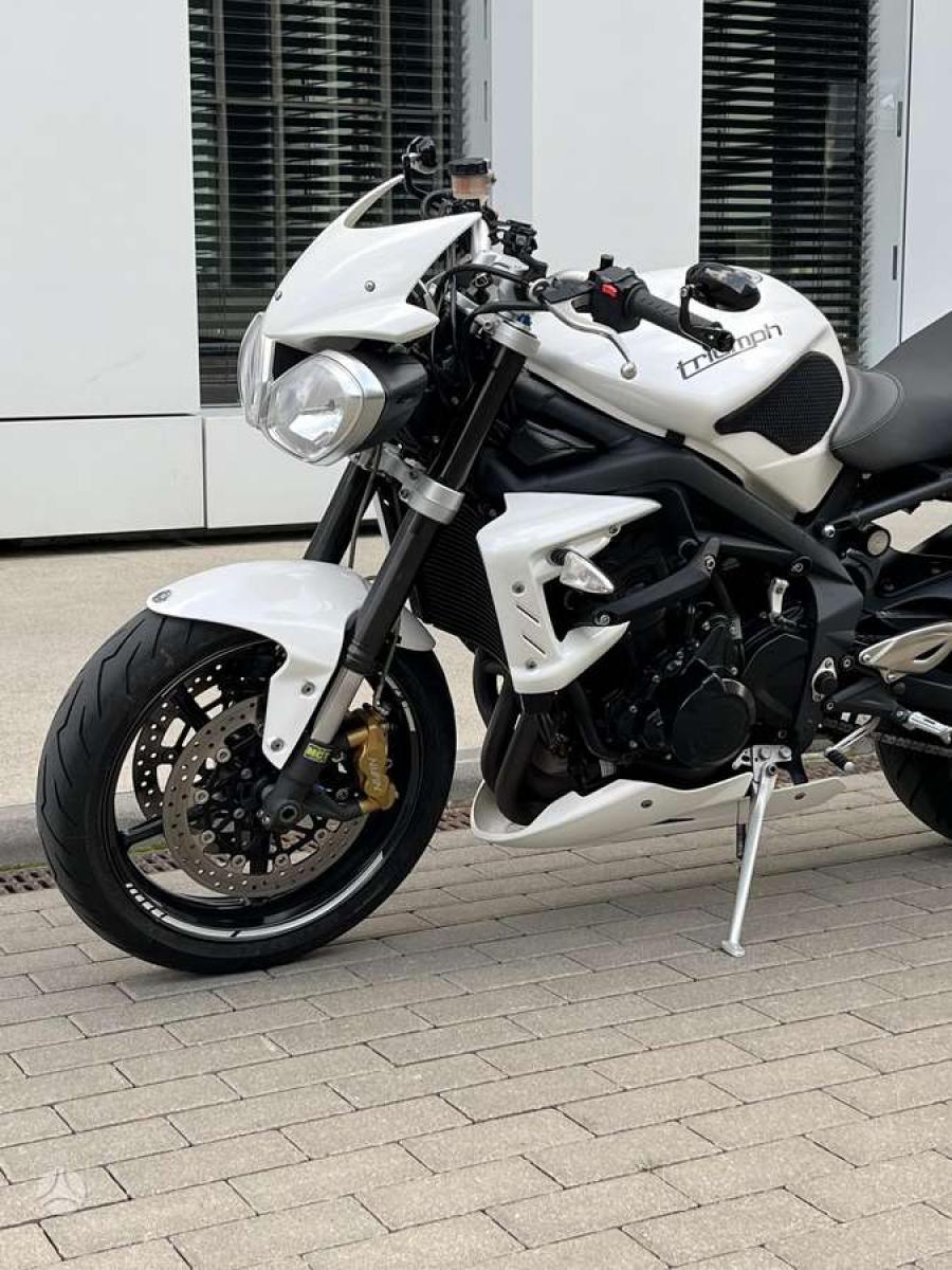 Balts Triumph Street Triple 2012 Viļņa, ar dzinēja tilpumu 0.68 L un nobraukumu 24 tūkst. km par 4100 €, foto 21 vietnē AUTOMOTO.COM.LV
