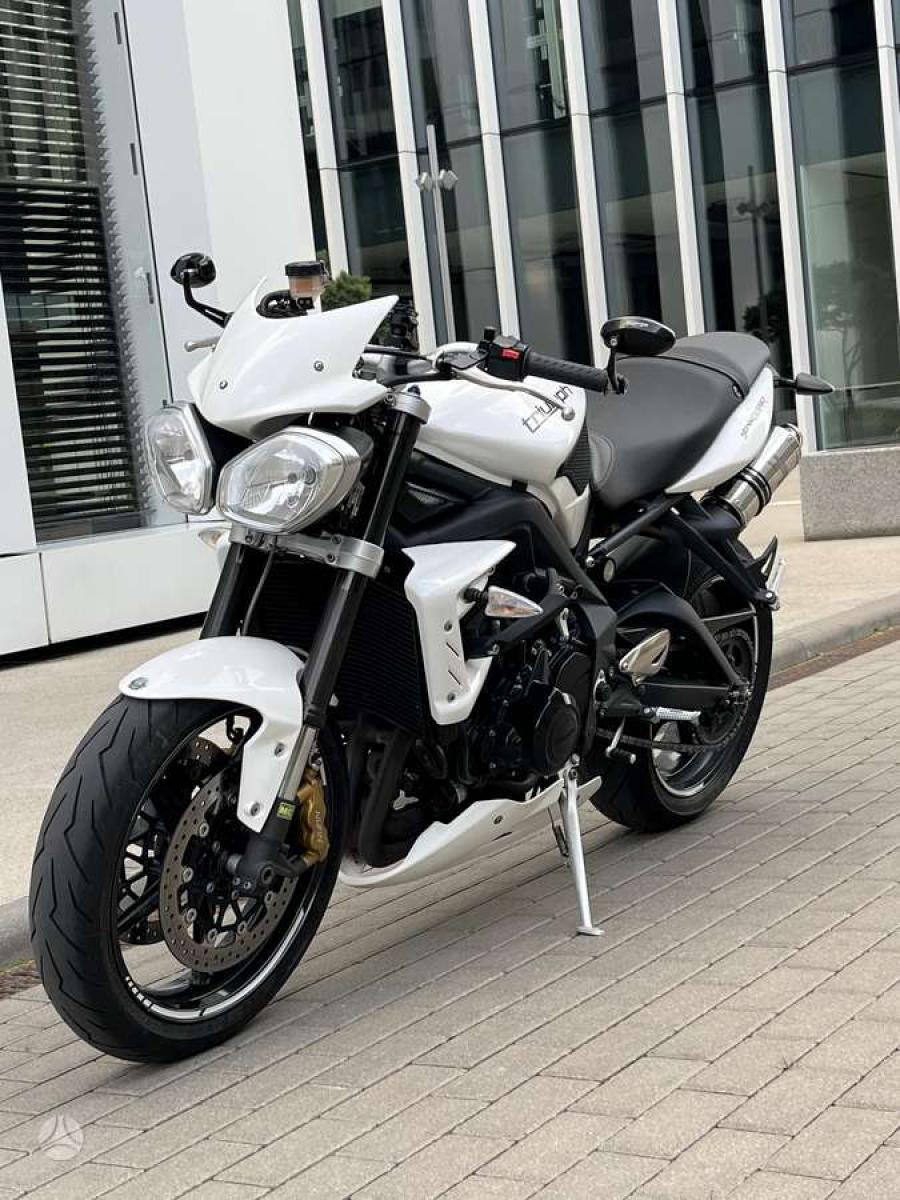 Balts Triumph Street Triple 2012 Viļņa, ar dzinēja tilpumu 0.68 L un nobraukumu 24 tūkst. km par 4100 €, foto 22 vietnē AUTOMOTO.COM.LV