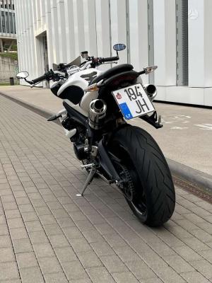 Balts Triumph Street Triple 2012 Viļņa, ar dzinēja tilpumu 0.68 L un nobraukumu 24 tūkst. km par 4100 €, foto 23 vietnē AUTOMOTO.COM.LV
