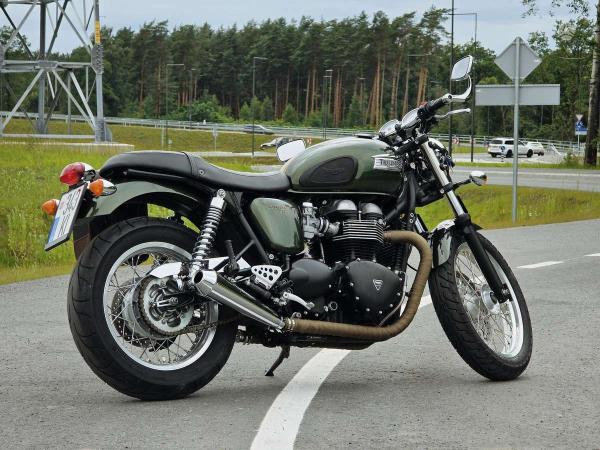 Green Triumph Thruxton 2013 in Kaunas, with an engine capacity of 0.87 L and mileage of 15 thousand km for 4500 €, photo 3 on AUTOMOTO.COM.LV