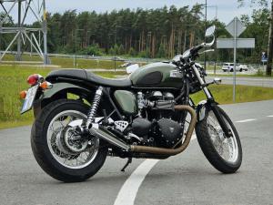 Green Triumph Thruxton 2013 in Kaunas, with an engine capacity of 0.87 L and mileage of 15 thousand km for 4500 €, photo 4 on AUTOMOTO.COM.LV