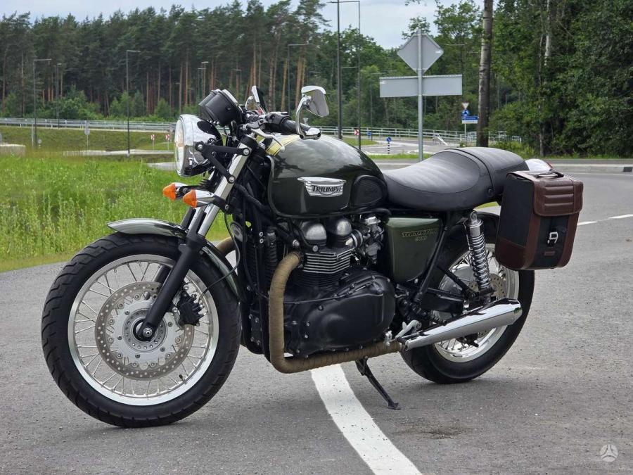 Green Triumph Thruxton 2013 in Kaunas, with an engine capacity of 0.87 L and mileage of 15 thousand km for 4500 €, photo 7 on AUTOMOTO.COM.LV