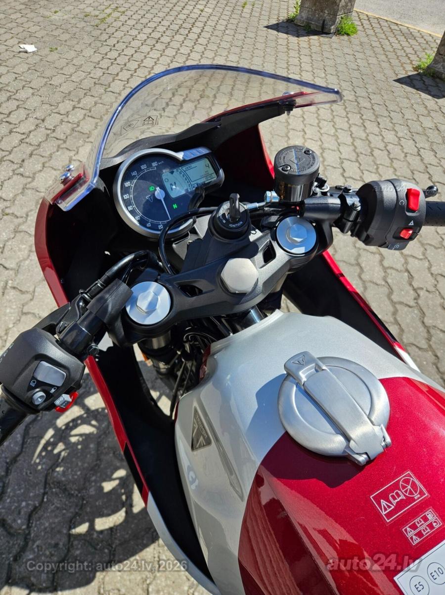 Red Triumph Thruxton 2026 in Tallinn, with an engine capacity of 0.00 L and mileage of 1 thousand km for 7790 €, photo 12 on AUTOMOTO.COM.LV