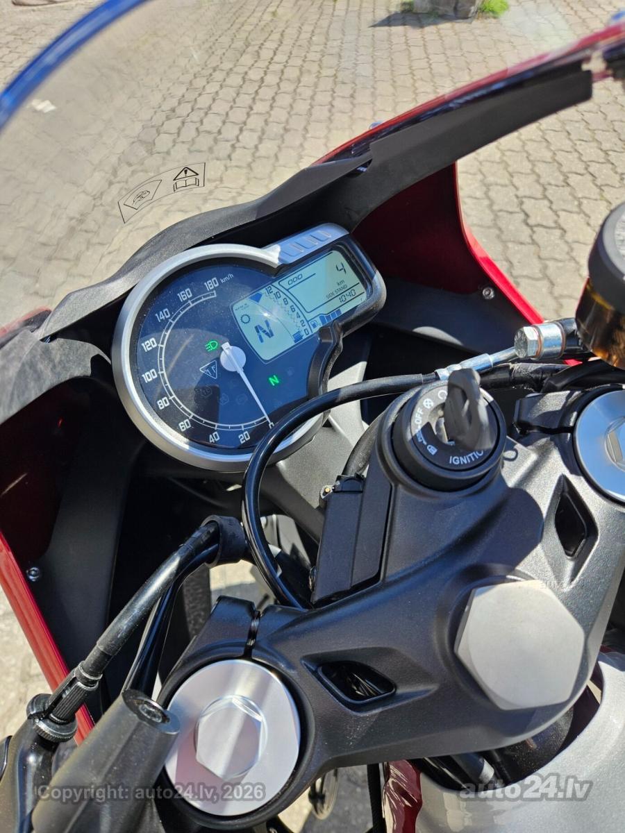 Red Triumph Thruxton 2026 in Tallinn, with an engine capacity of 0.00 L and mileage of 1 thousand km for 7790 €, photo 13 on AUTOMOTO.COM.LV