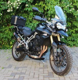 Triumph Tiger 800 2011 Tukums, ar dzinēja tilpumu 0.80 L un nobraukumu 0 tūkst. km par 5000 €, foto  vietnē AUTOMOTO.COM.LV