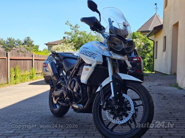 Balts Triumph Tiger 800 2020 Rīga, ar dzinēja tilpumu 0.80 L un nobraukumu 8 tūkst. km par 6800 €, foto 2 vietnē AUTOMOTO.COM.LV