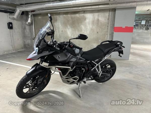 Pelēks Triumph Tiger 900 2024 Tallina, ar dzinēja tilpumu 0.89 L un nobraukumu 1000 tūkst. km par 10999 €, foto 1 vietnē AUTOMOTO.COM.LV