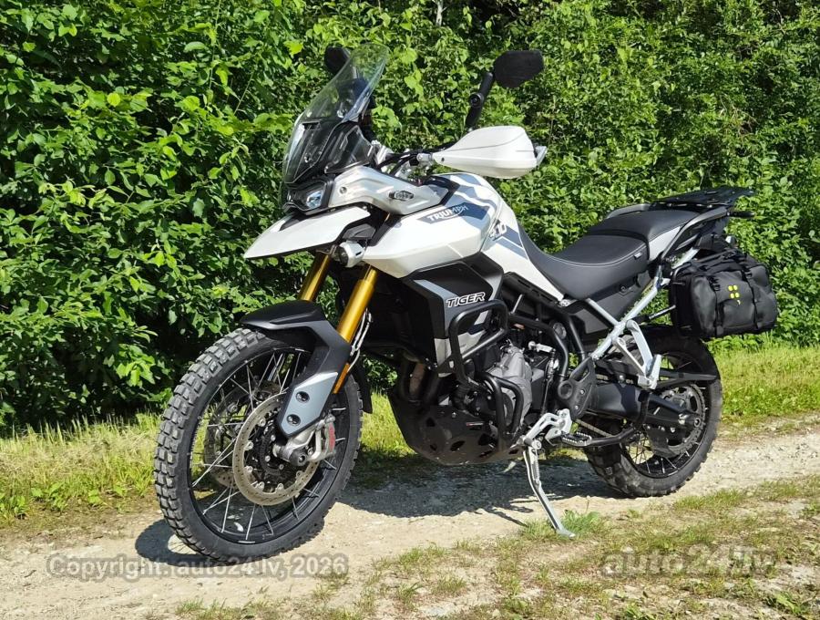 Белый Триумф Tiger 900 2021 в Таллин, объемом двигателя 0.89 л и пробегом 8 тыс. км за 13000 €, фото 1 на AUTOMOTO.COM.LV