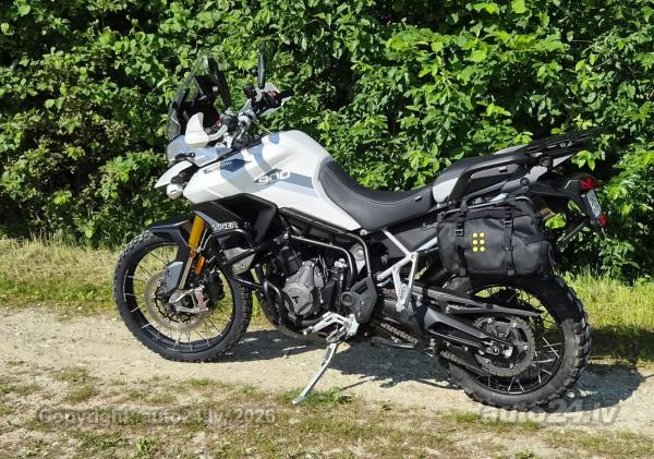 Balts Triumph Tiger 900 2021 Tallina, ar dzinēja tilpumu 0.89 L un nobraukumu 8 tūkst. km par 13000 €, foto 2 vietnē AUTOMOTO.COM.LV
