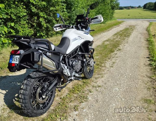 Balts Triumph Tiger 900 2021 Tallina, ar dzinēja tilpumu 0.89 L un nobraukumu 8 tūkst. km par 13000 €, foto 4 vietnē AUTOMOTO.COM.LV