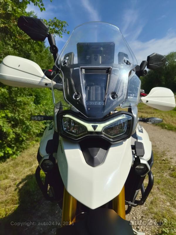 Balts Triumph Tiger 900 2021 Tallina, ar dzinēja tilpumu 0.89 L un nobraukumu 8 tūkst. km par 13000 €, foto 6 vietnē AUTOMOTO.COM.LV
