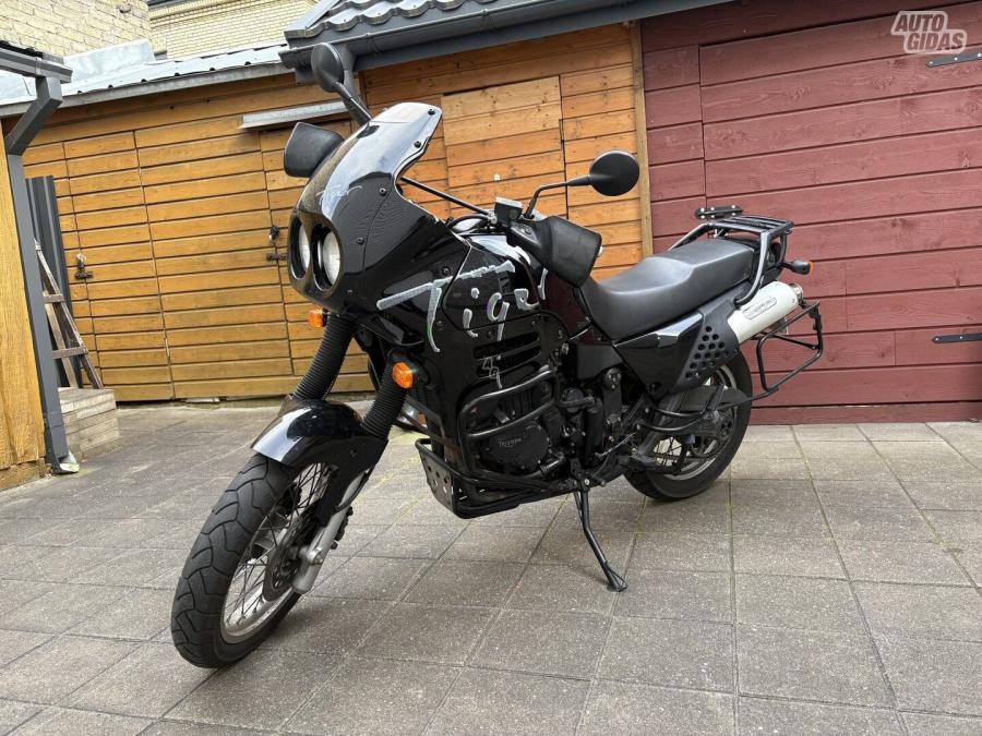 Black Triumph Tiger 1998 in Vilnius, with an engine capacity of 0.89 L and mileage of 36 thousand km for 1990 €, photo 3 on AUTOMOTO.COM.LV