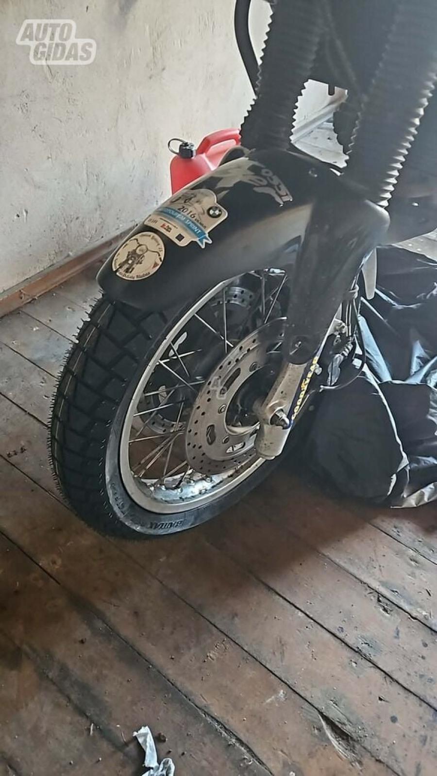 Black Triumph Tiger 2001 in Utena, with an engine capacity of 0.96 L and mileage of 64 thousand km for 1950 €, photo 6 on AUTOMOTO.COM.LV