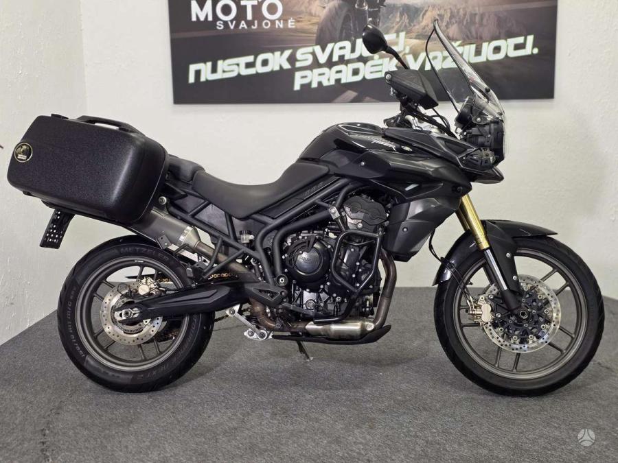 Black Triumph Tiger 2012 in Panevezys, with an engine capacity of 0.80 L and mileage of 54 thousand km for 3350 €, photo 5 on AUTOMOTO.COM.LV
