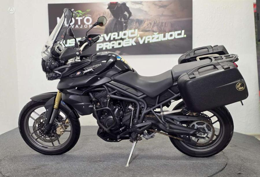 Black Triumph Tiger 2012 in Panevezys, with an engine capacity of 0.80 L and mileage of 54 thousand km for 3350 €, photo 8 on AUTOMOTO.COM.LV