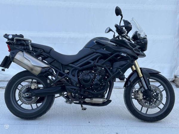 Black Triumph Tiger 2012 in Riga, with an engine capacity of 0.80 L and mileage of 70 thousand km for 4700 €, photo 1 on AUTOMOTO.COM.LV