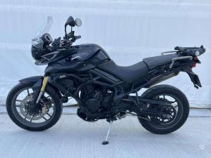 Black Triumph Tiger 2012 in Riga, with an engine capacity of 0.80 L and mileage of 70 thousand km for 4700 €, photo 3 on AUTOMOTO.COM.LV