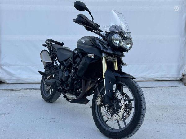 Black Triumph Tiger 2012 in Riga, with an engine capacity of 0.80 L and mileage of 70 thousand km for 4700 €, photo 3 on AUTOMOTO.COM.LV