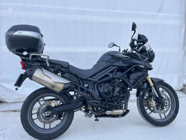 Black Triumph Tiger 2012 in Riga, with an engine capacity of 0.80 L and mileage of 70 thousand km for 4700 €, photo 6 on AUTOMOTO.COM.LV