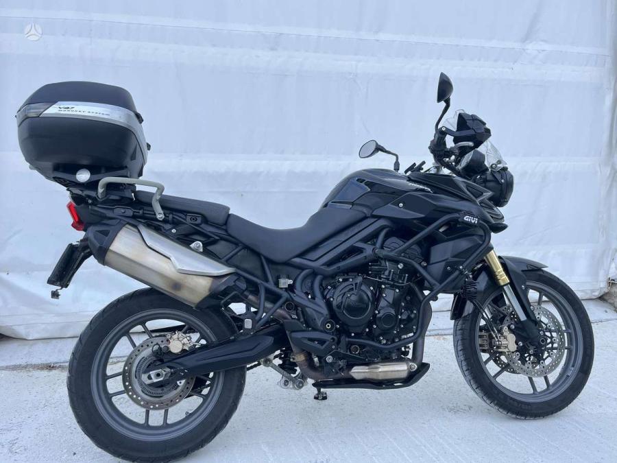 Black Triumph Tiger 2012 in Riga, with an engine capacity of 0.80 L and mileage of 70 thousand km for 4700 €, photo 7 on AUTOMOTO.COM.LV