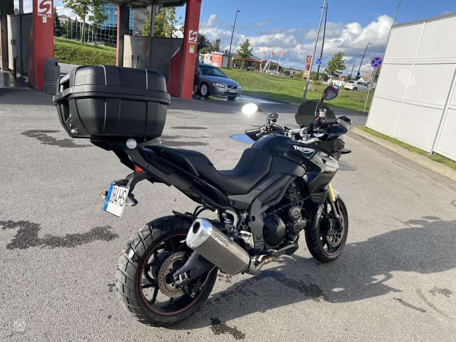 Black Triumph Tiger 2013 in Alytus, with an engine capacity of 1.05 L and mileage of 64 thousand km for 4000 €, photo 4 on AUTOMOTO.COM.LV