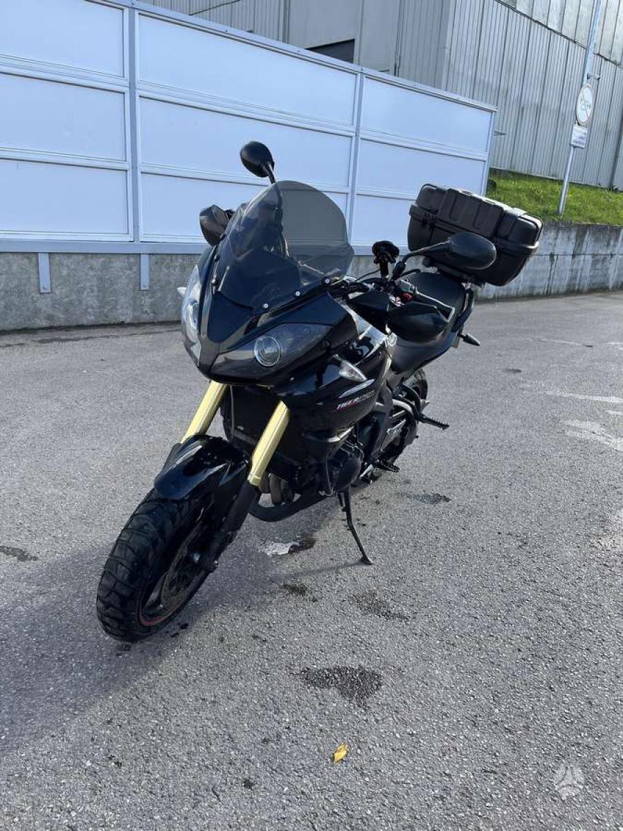 Black Triumph Tiger 2013 in Alytus, with an engine capacity of 1.05 L and mileage of 64 thousand km for 4000 €, photo 8 on AUTOMOTO.COM.LV