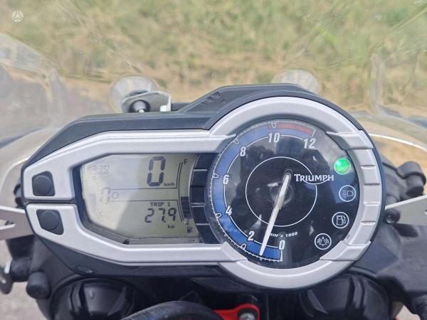 Melns Triumph Tiger 2014 Kauņa, ar dzinēja tilpumu 0.80 L un nobraukumu 34 tūkst. km par 5500 €, foto 10 vietnē AUTOMOTO.COM.LV