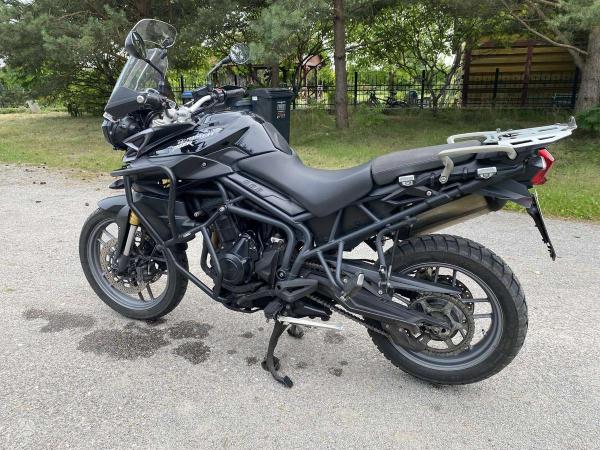 Black Triumph Tiger 2014 in Vilnius, with an engine capacity of 0.80 L and mileage of 112 thousand km for 3800 €, photo 3 on AUTOMOTO.COM.LV
