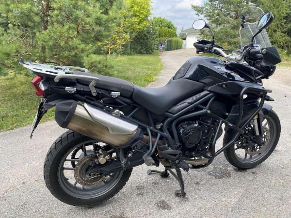 Black Triumph Tiger 2014 in Vilnius, with an engine capacity of 0.80 L and mileage of 112 thousand km for 3800 €, photo 6 on AUTOMOTO.COM.LV