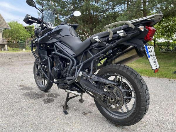 Black Triumph Tiger 2014 in Vilnius, with an engine capacity of 0.80 L and mileage of 112 thousand km for 3800 €, photo 8 on AUTOMOTO.COM.LV