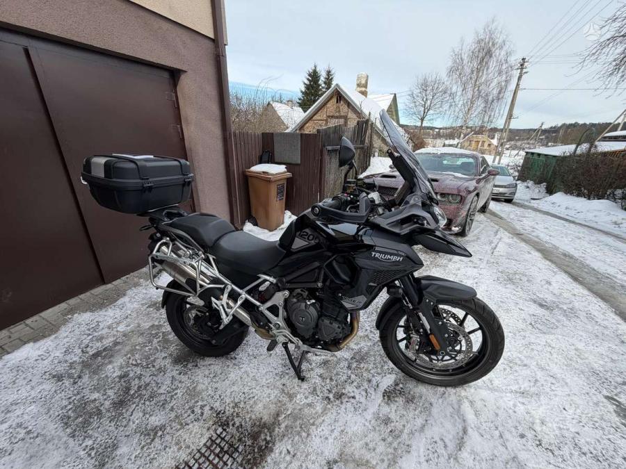 Melns Triumph Tiger 2023 Viļņa, ar dzinēja tilpumu 1.20 L un nobraukumu 12 tūkst. km par 11700 €, foto 1 vietnē AUTOMOTO.COM.LV