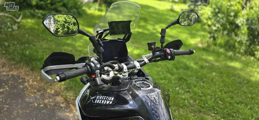 Black Triumph Tiger 2024 in Vilnius, with an engine capacity of 0.89 L and mileage of 47 thousand km for 9983 €, photo 6 on AUTOMOTO.COM.LV