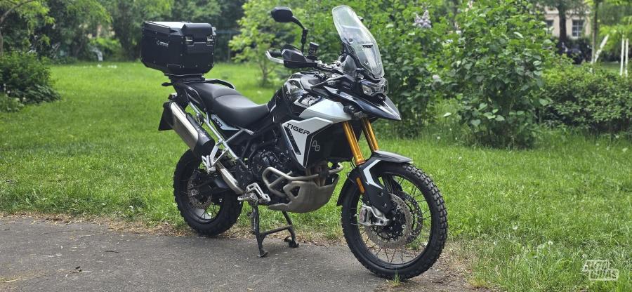 Black Triumph Tiger 2024 in Vilnius, with an engine capacity of 0.89 L and mileage of 47 thousand km for 9983 €, photo 8 on AUTOMOTO.COM.LV