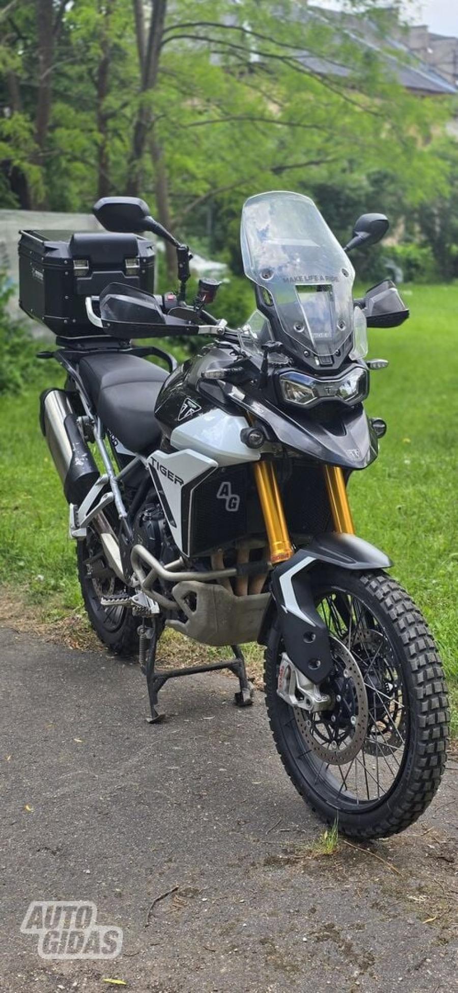 Black Triumph Tiger 2024 in Vilnius, with an engine capacity of 0.89 L and mileage of 47 thousand km for 9983 €, photo 9 on AUTOMOTO.COM.LV