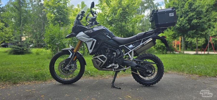 Black Triumph Tiger 2024 in Vilnius, with an engine capacity of 0.89 L and mileage of 47 thousand km for 9983 €, photo 13 on AUTOMOTO.COM.LV